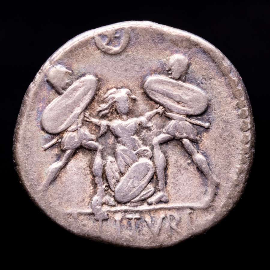 Roma República - L Titurius Sabinus, Denario, plata 89 aC. Tarpeia ...